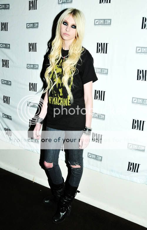 PIC FASHION -:-TAYLOR MOMSEN-:-[2] !! | บันเทิง | 1444401