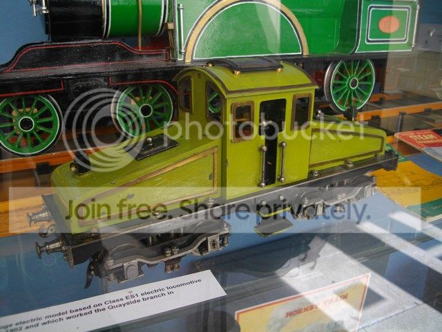 Unknown model of North Eastern Railway ES1 electric locomotive - RTR or ...